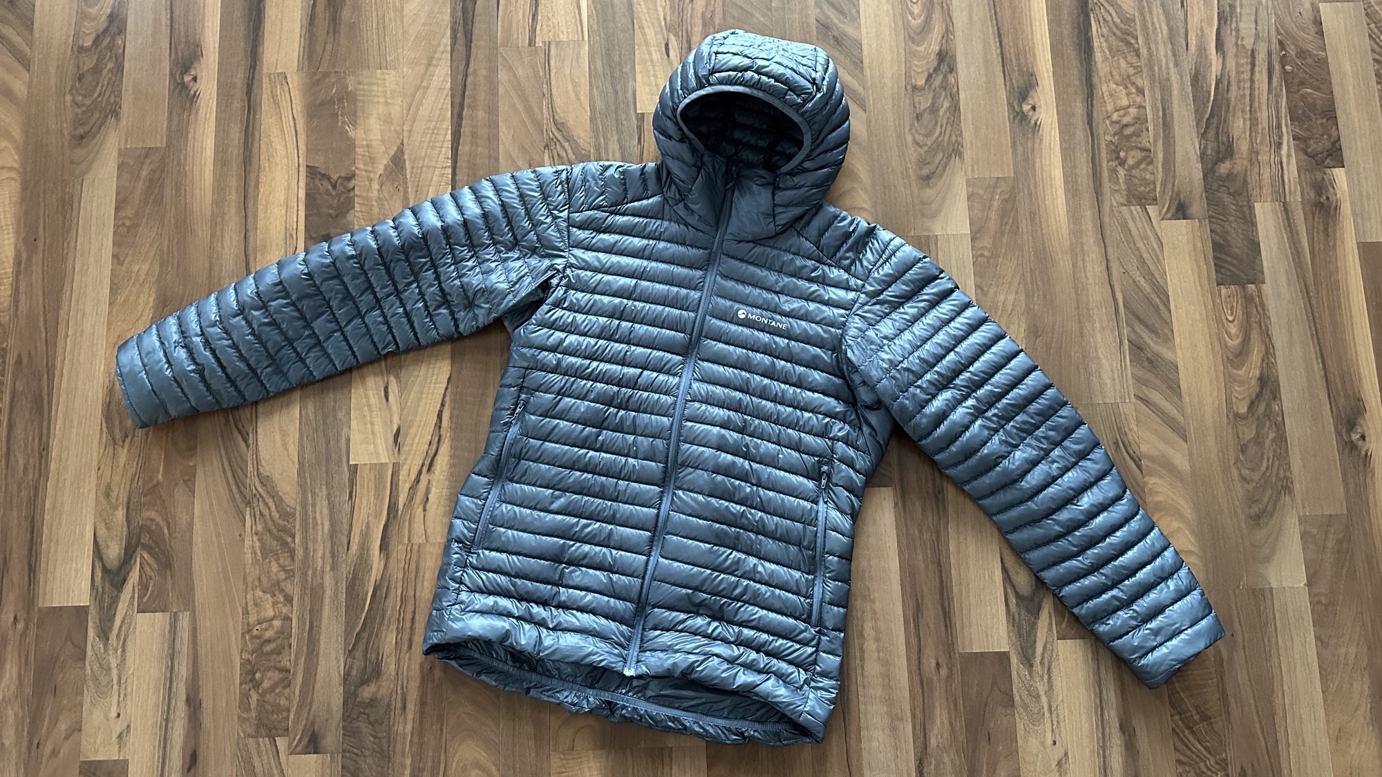 Im auffimuasi-Test: Montane Alpine 850 Nano Hooded Down Jacket